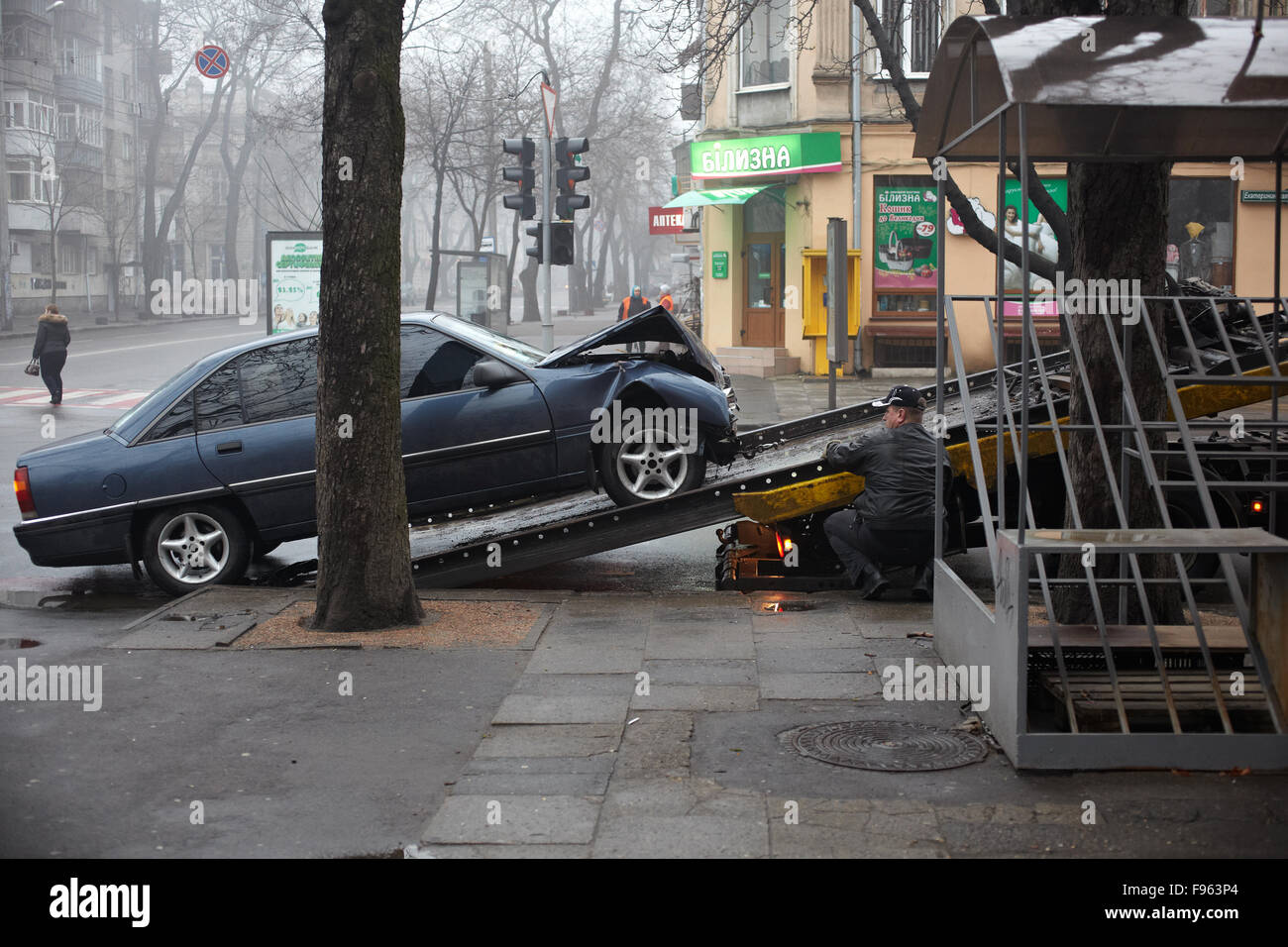 Scene of a car crash Stock Photo - Alamy
