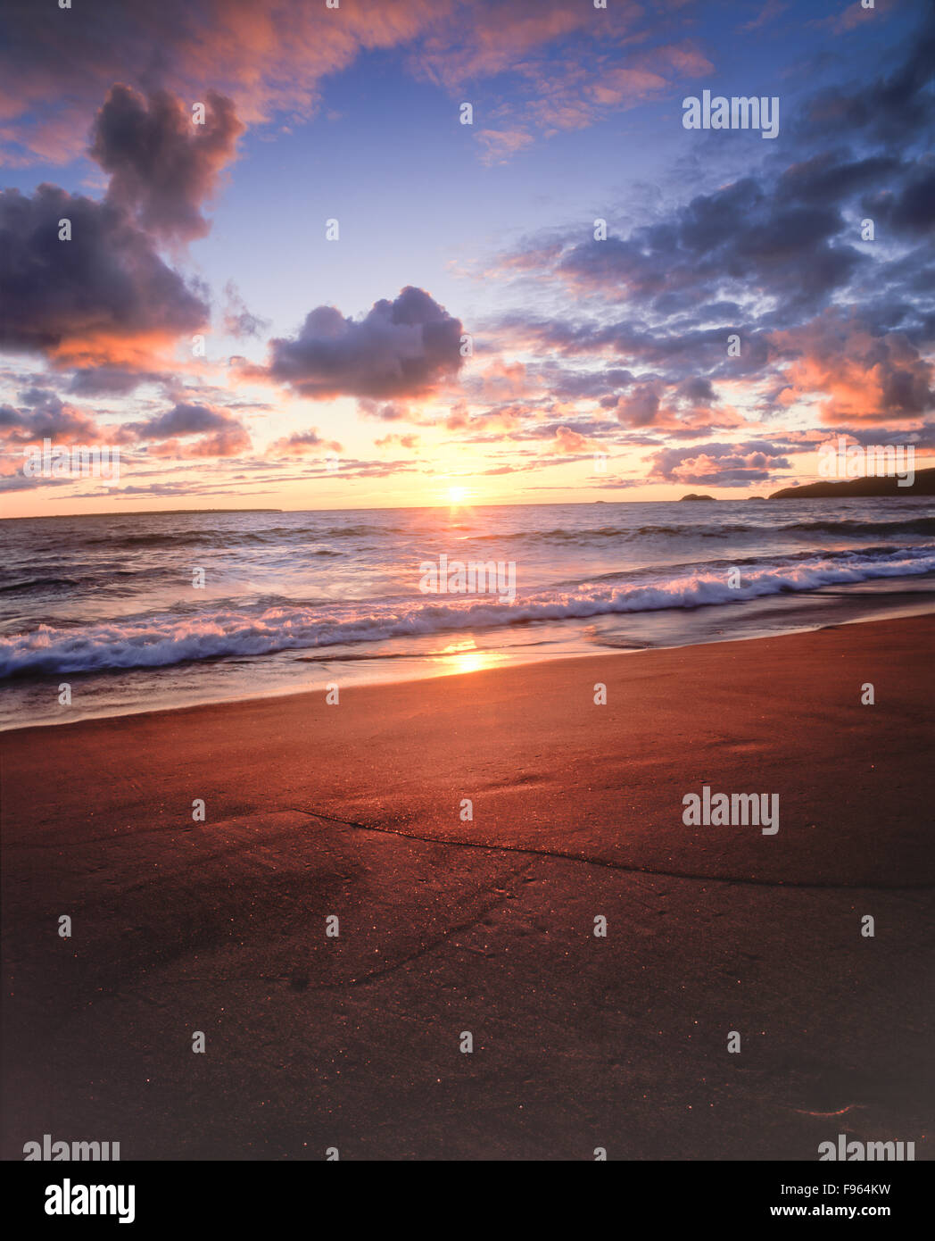 Sunset over Lake Superior at Agawa Bay, Lake Superior Provincial Park ...