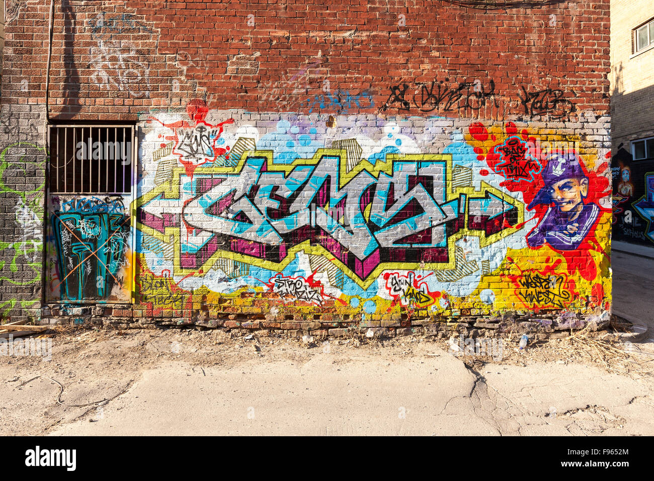 Graffiti on architecture hi-res stock photography and images - Alamy