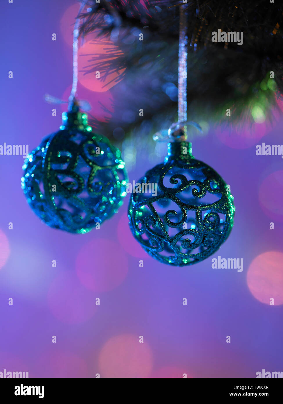 Blue christmas ball shallow hi-res stock photography and images - Alamy