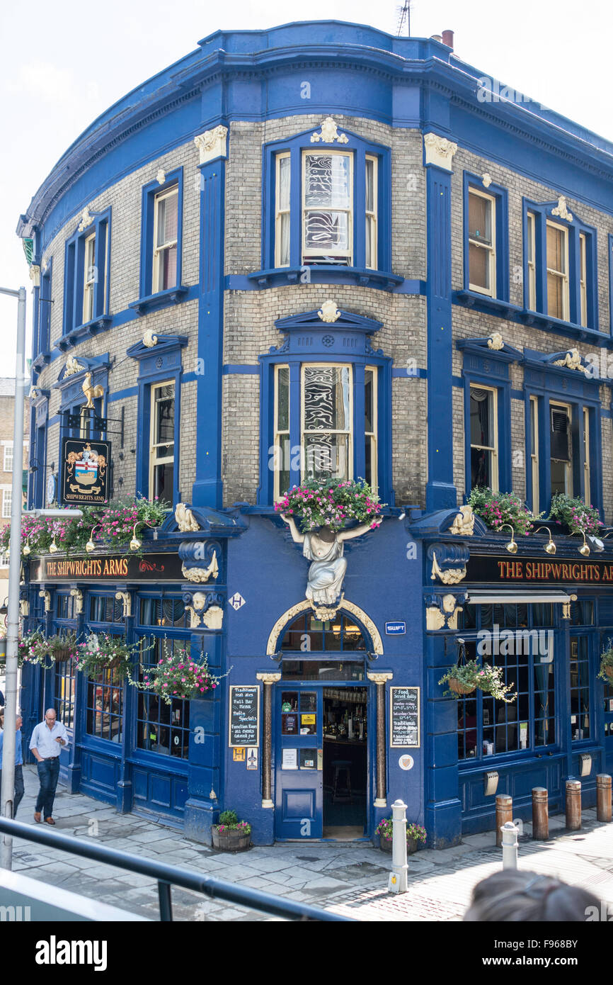The Old Shipwrights pub in London Enland Stock Photo - Alamy