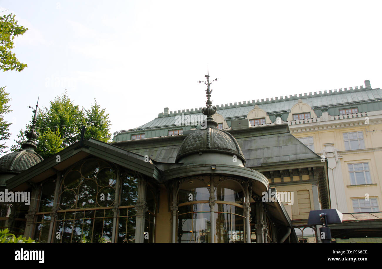 A Backyard view of city home buildings on nice fall day Stock Photo - Alamy