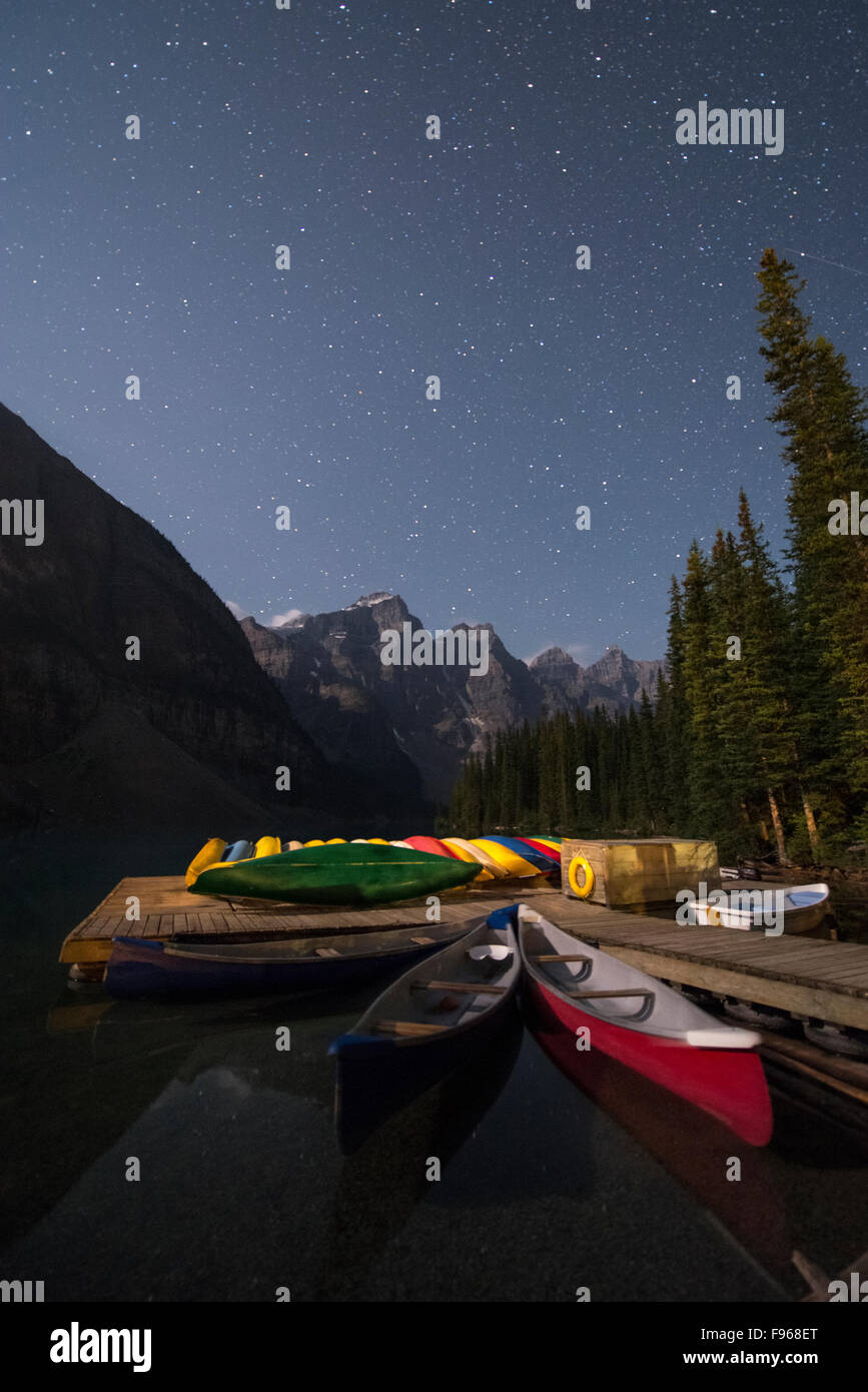 Rowing boat on lake at night hi-res stock photography and images - Alamy