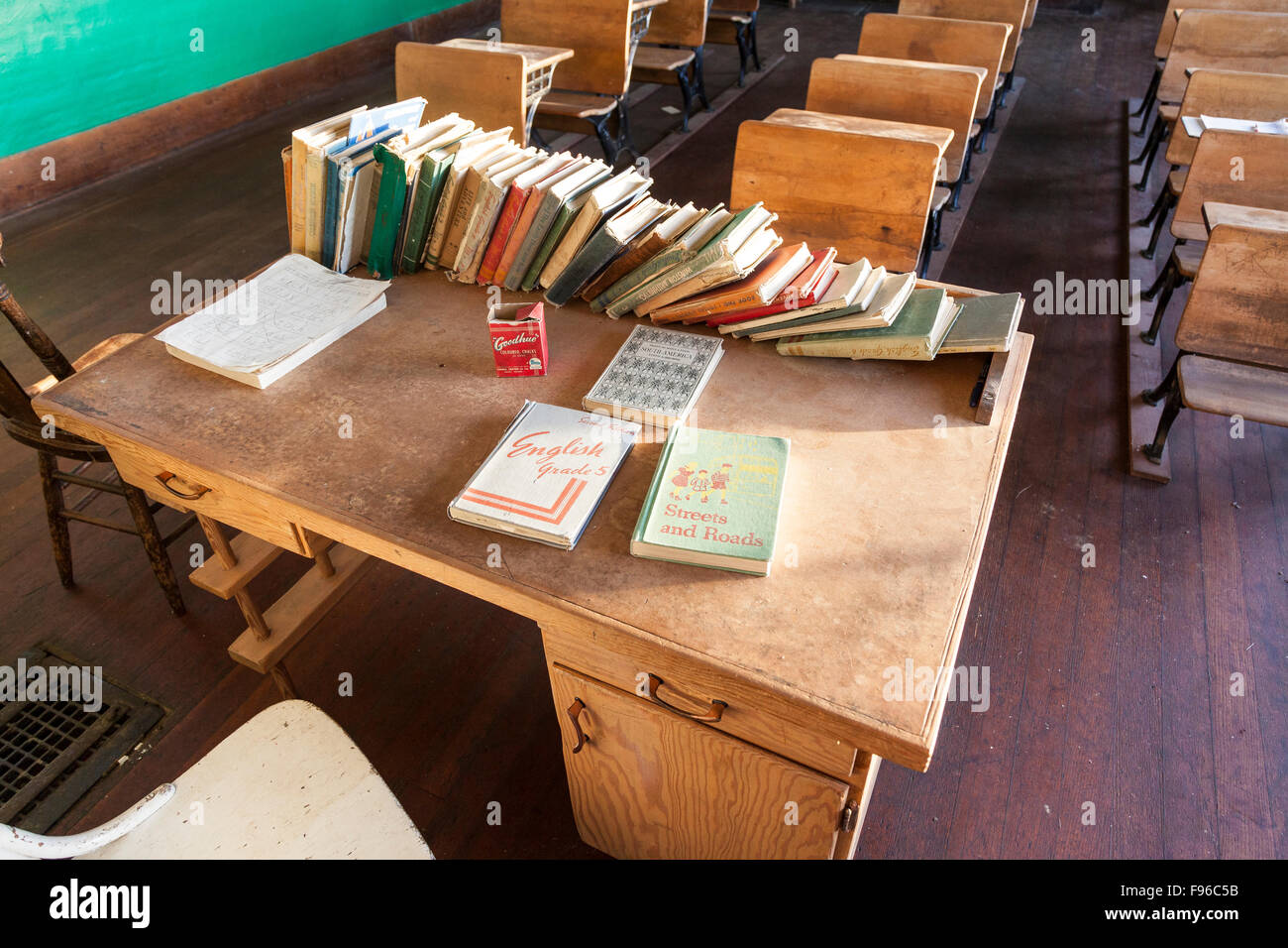 Canadian old school building hi-res stock photography and images - Alamy