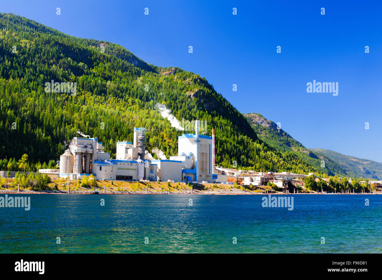 The Celgar Pulp Mill on the Columbia River in Castlegar, British ...