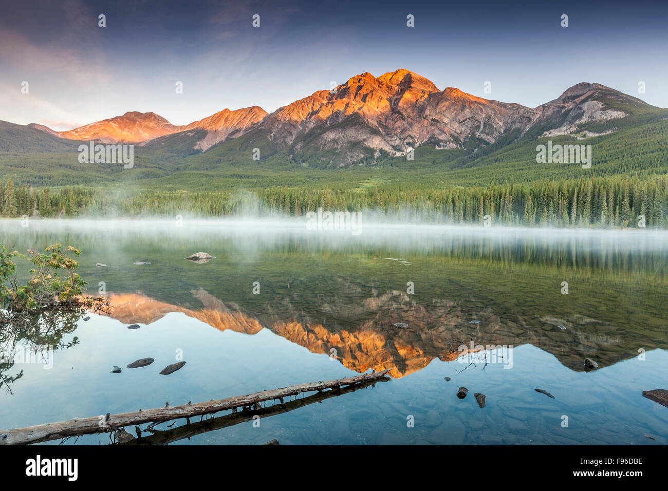 Pyramid Island Jasper High Resolution Stock Photography and Images - Alamy