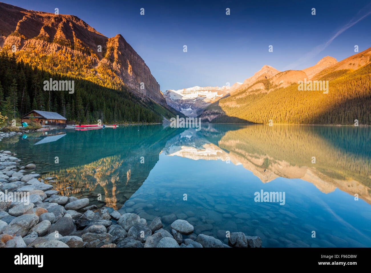 Autumn in banff national park hi-res stock photography and images - Alamy