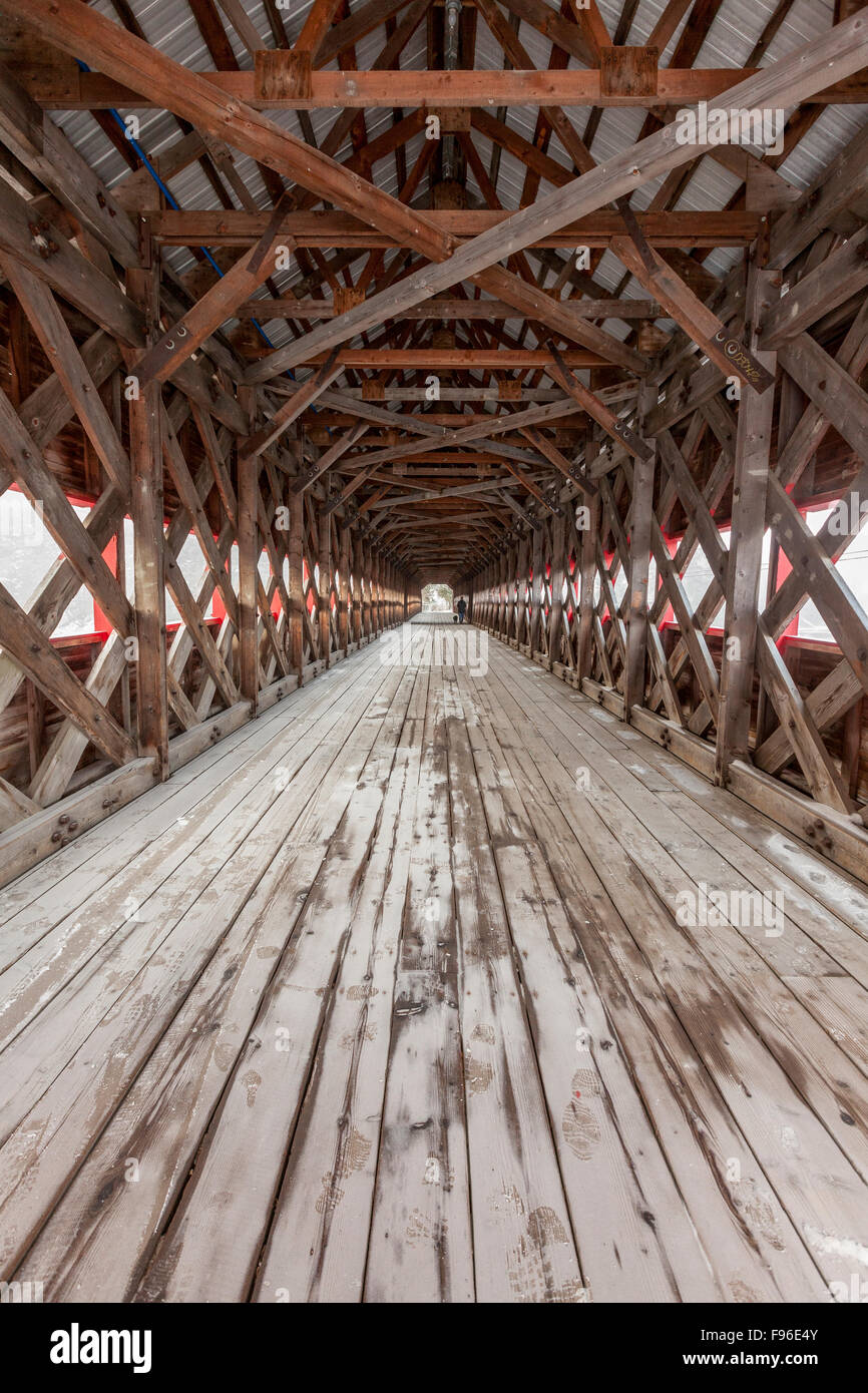 Inside bridge hi-res stock photography and images - Alamy