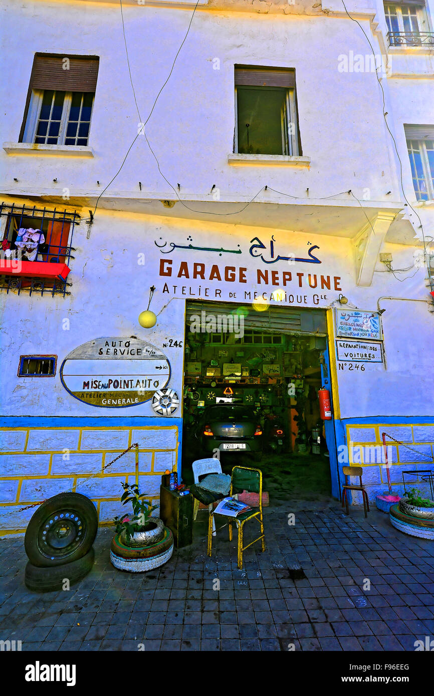 Mechanic muslim hi-res stock photography and images - Alamy