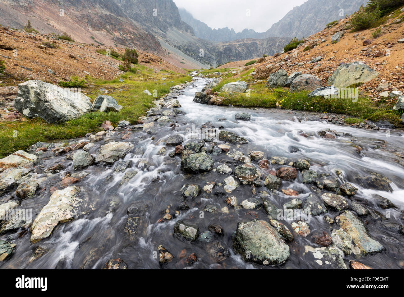Canada british columbia alpine stream hi-res stock photography and ...