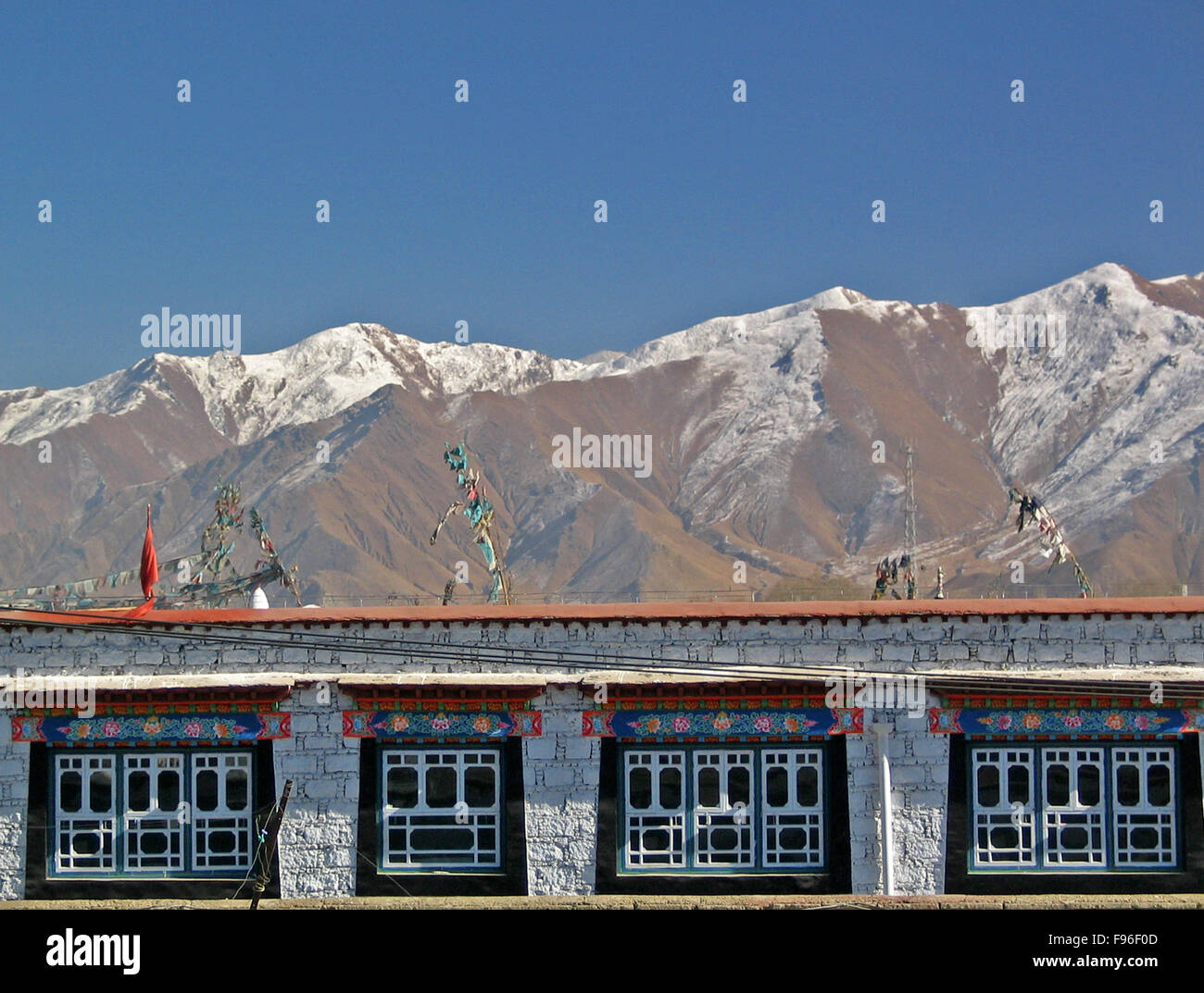 Traditional Tibetan houses Stock Photo - Alamy