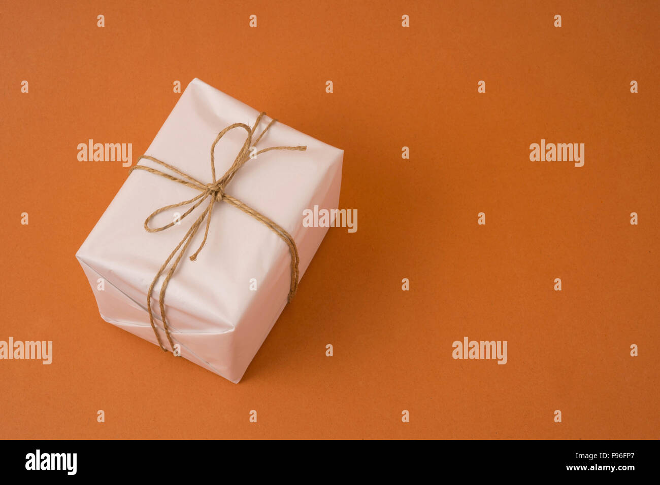 Simple white box hi-res stock photography and images - Alamy