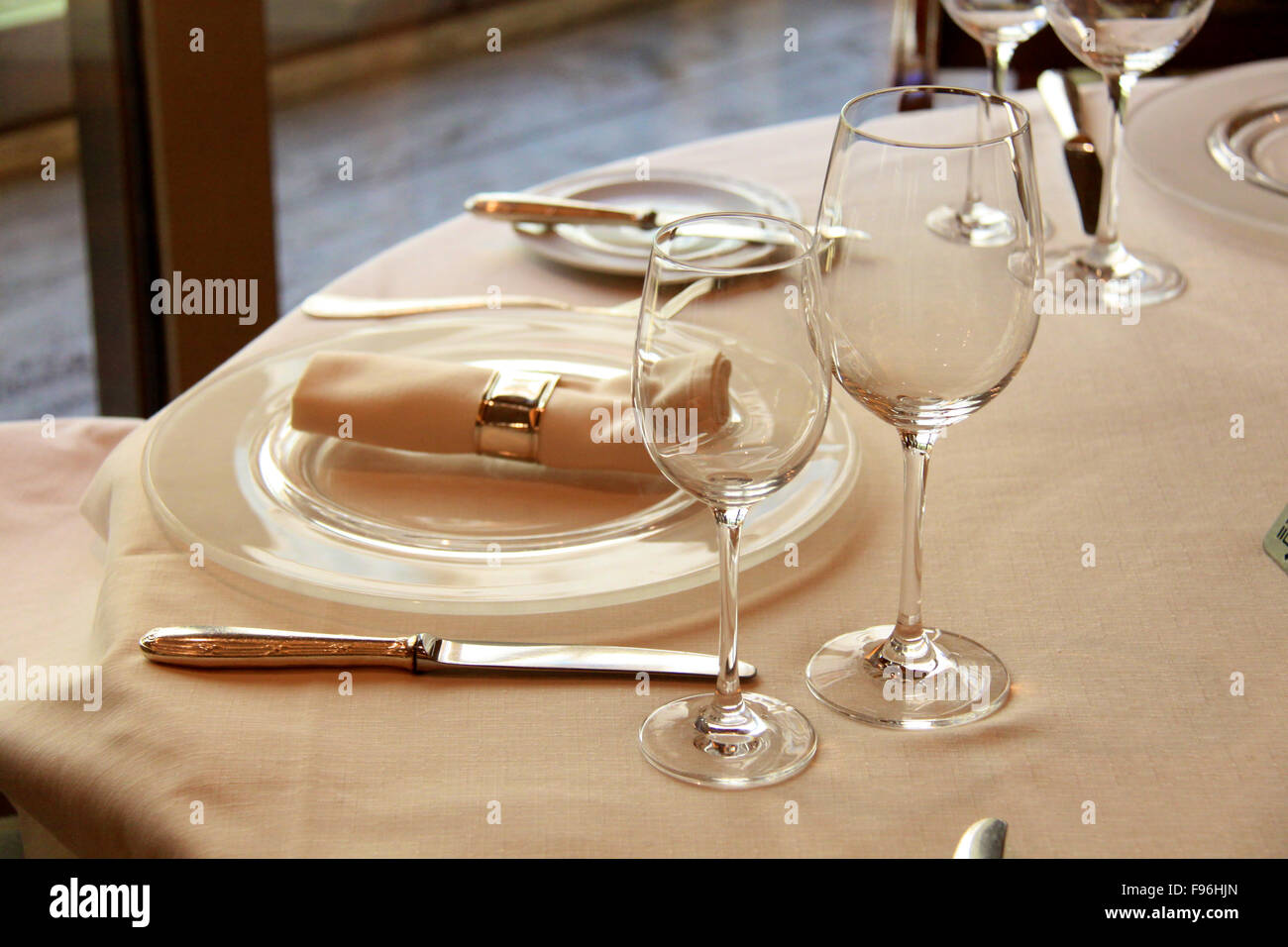 Restaurant table arrangement Stock Photo - Alamy
