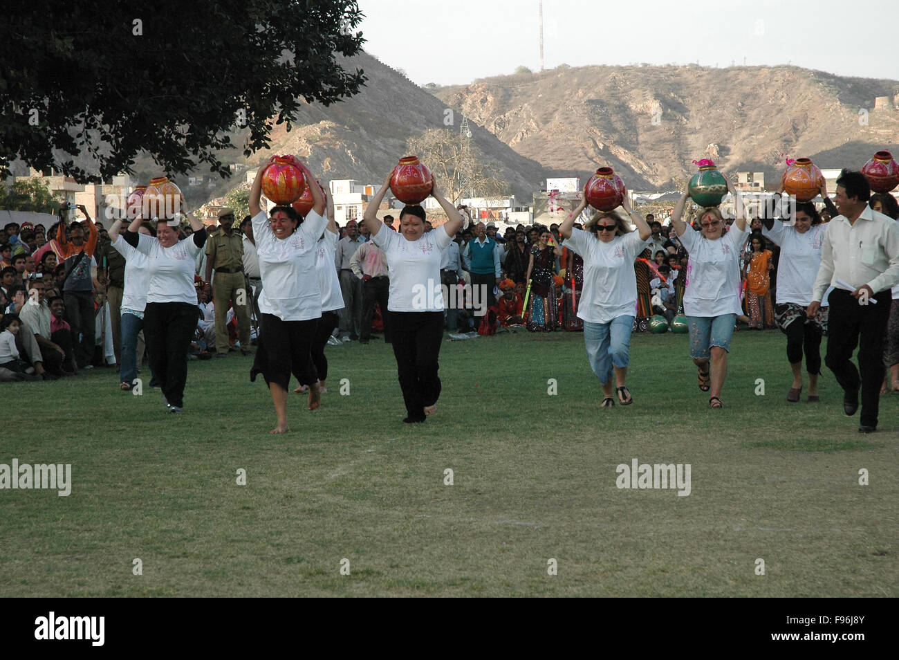 Hindu race hi-res stock photography and images - Alamy