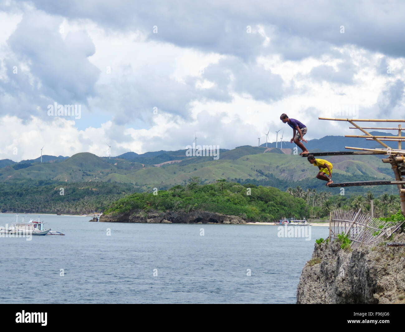 Cliff jumping hi-res stock photography and images - Alamy