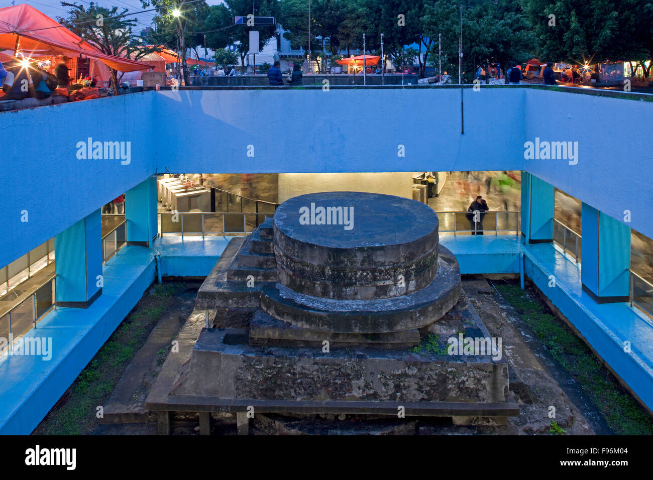 Aztec temple hi-res stock photography and images - Alamy