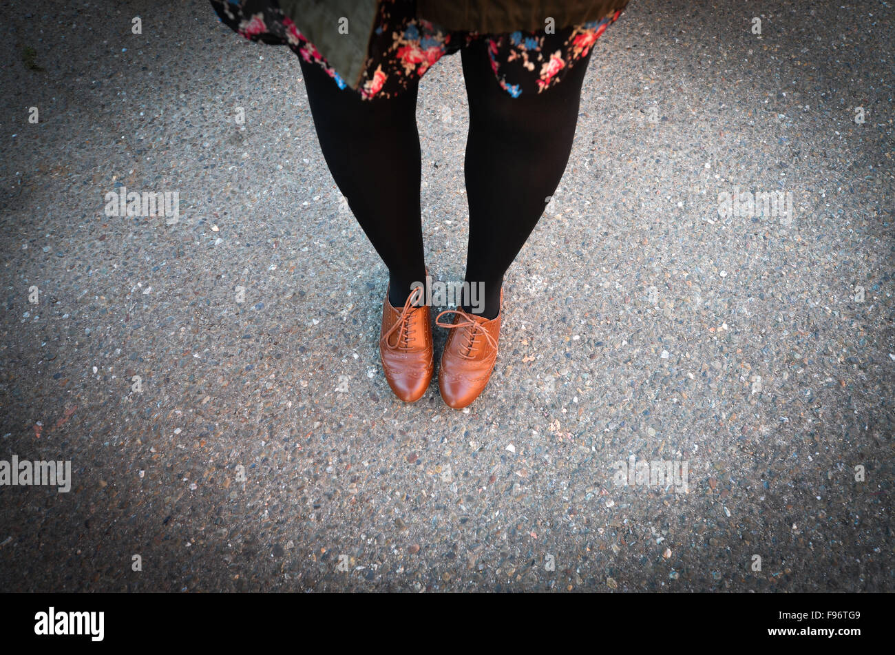 Standing on one legs hi-res stock photography and images - Alamy