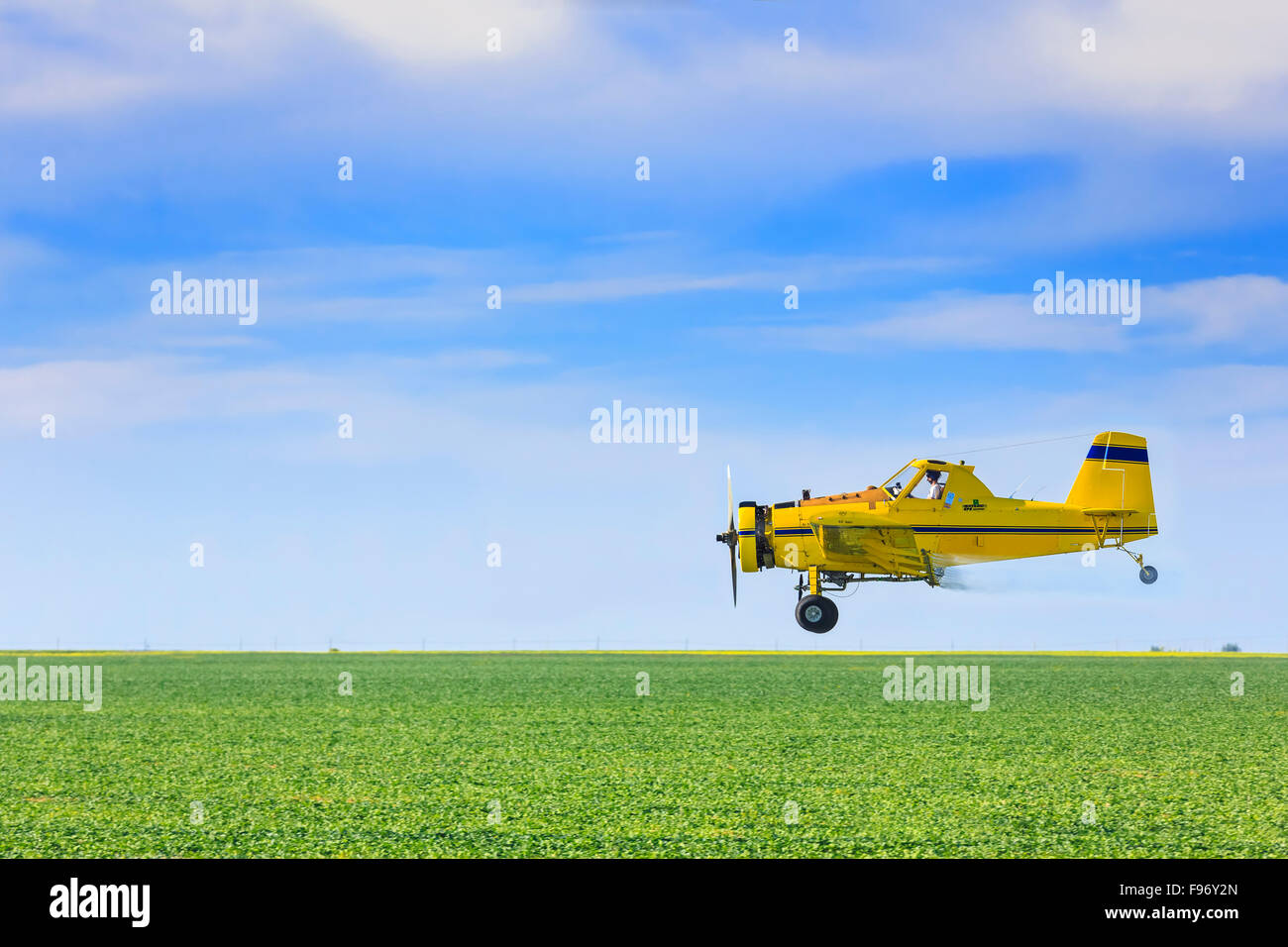 Crop duster hi-res stock photography and images - Alamy