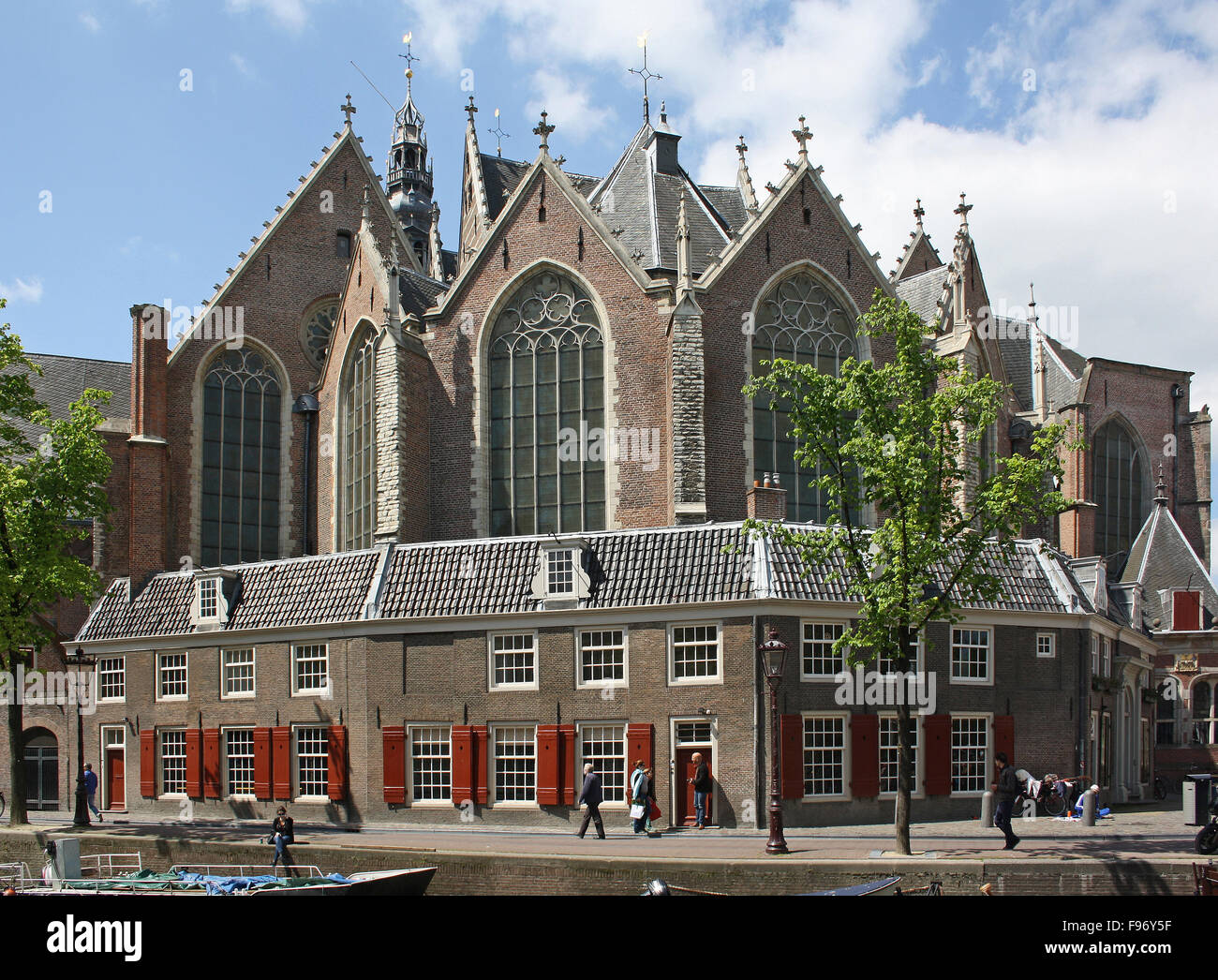 Amsterdam, Oude kerk, Old Church Stock Photo - Alamy