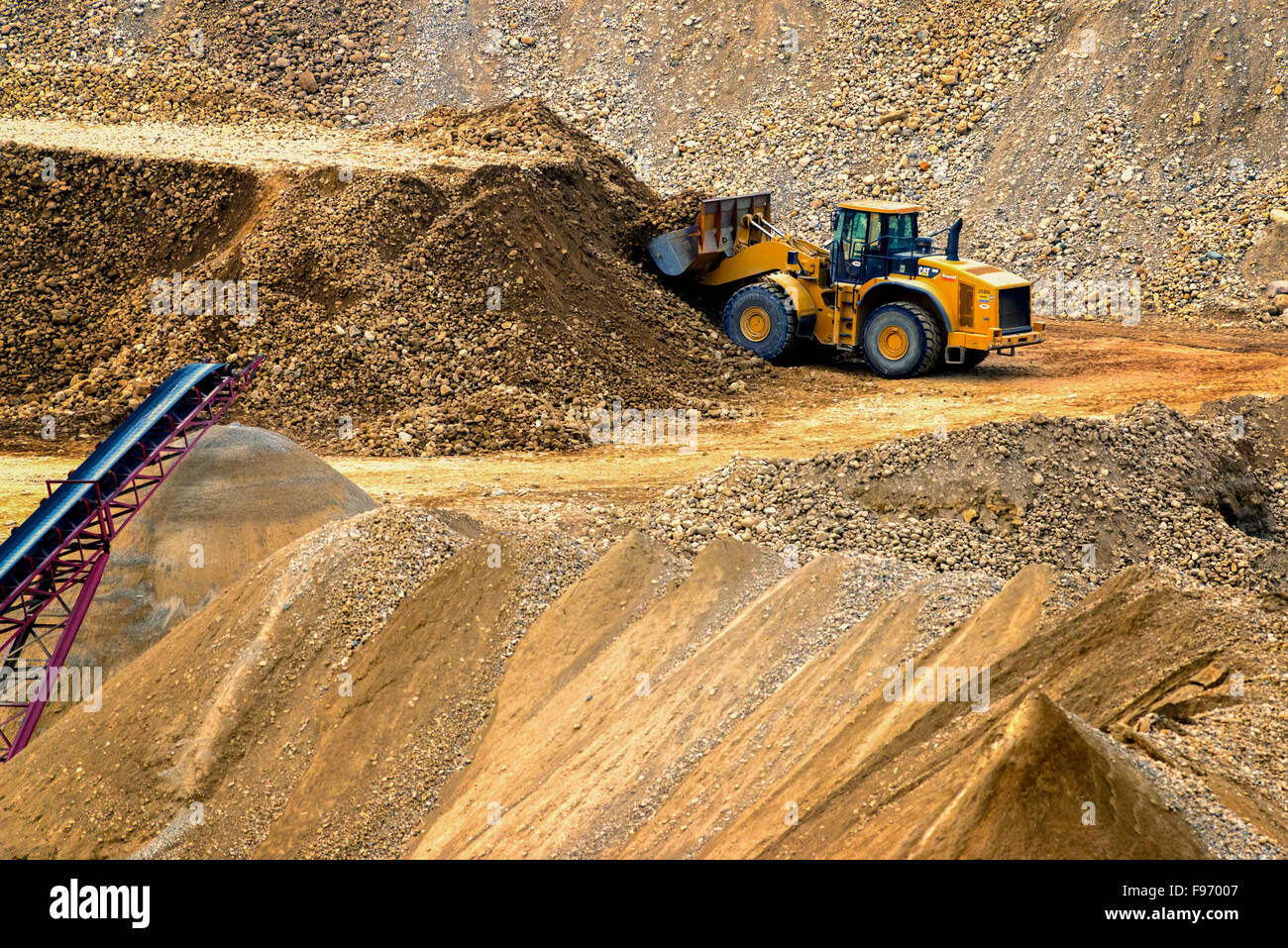 Heavy machine front end loader hi-res stock photography and images - Alamy