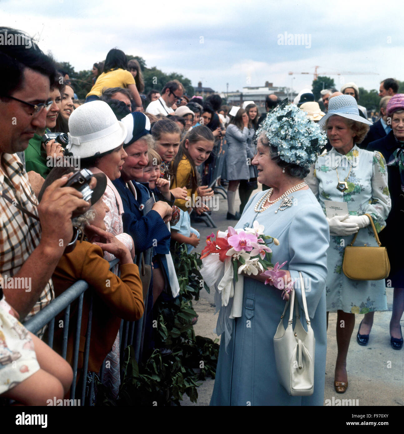 Queen elizabeth 1974 hi-res stock photography and images - Alamy
