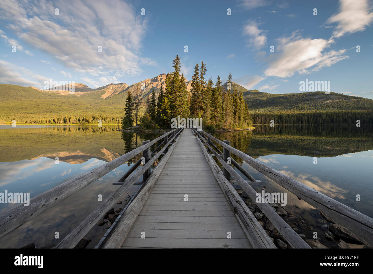 Bridge to Pyramid Island over Pyramid Lake with Pyramid Mountain in ...