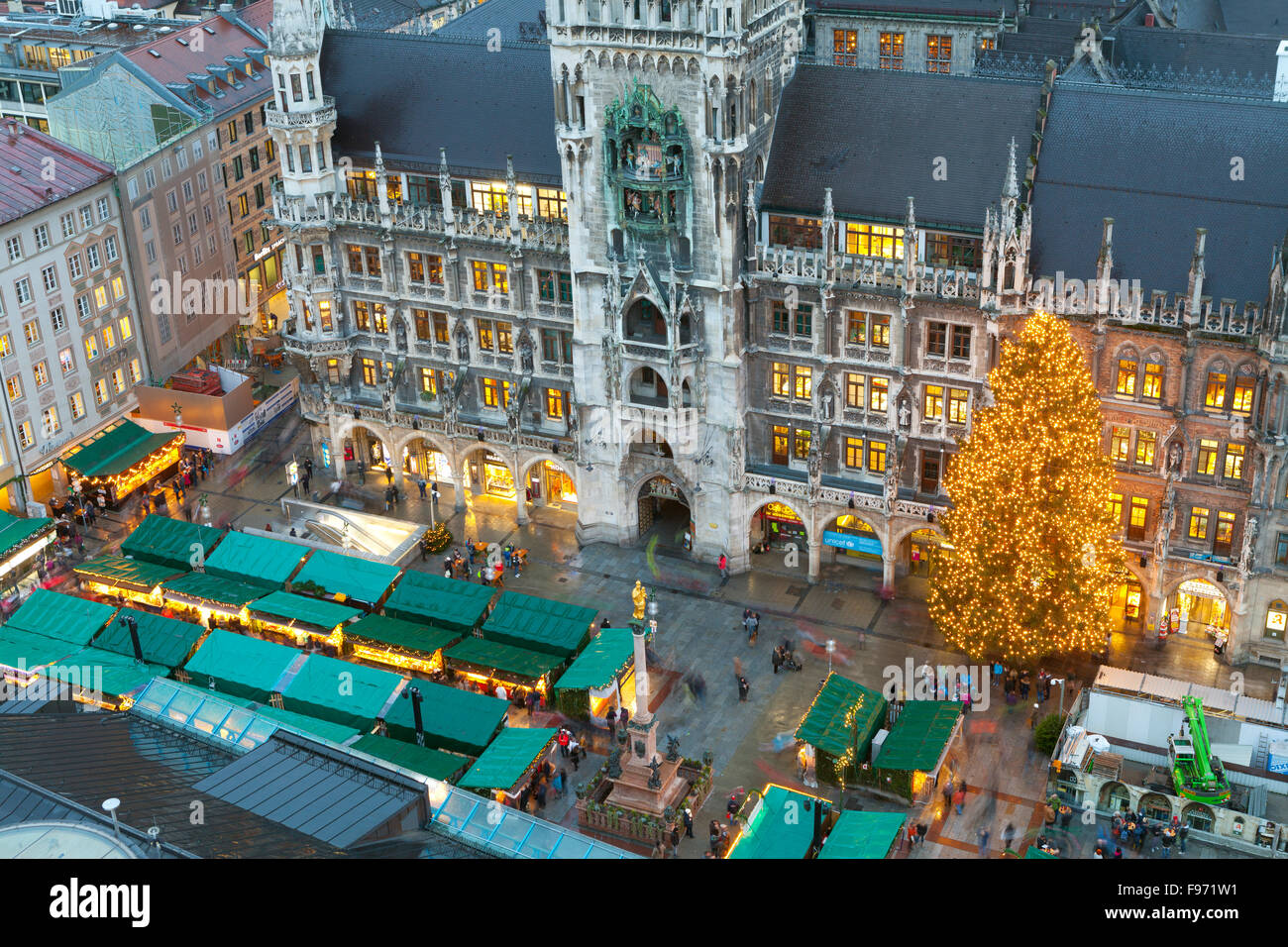 Christmas Market At The Munich Marienplatz With The Town Hall High ...