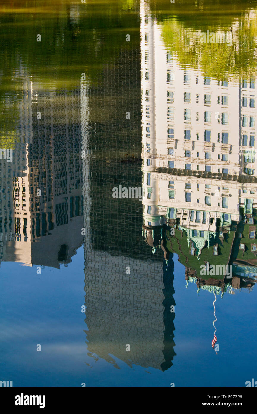 Buildings reflection hi-res stock photography and images - Alamy