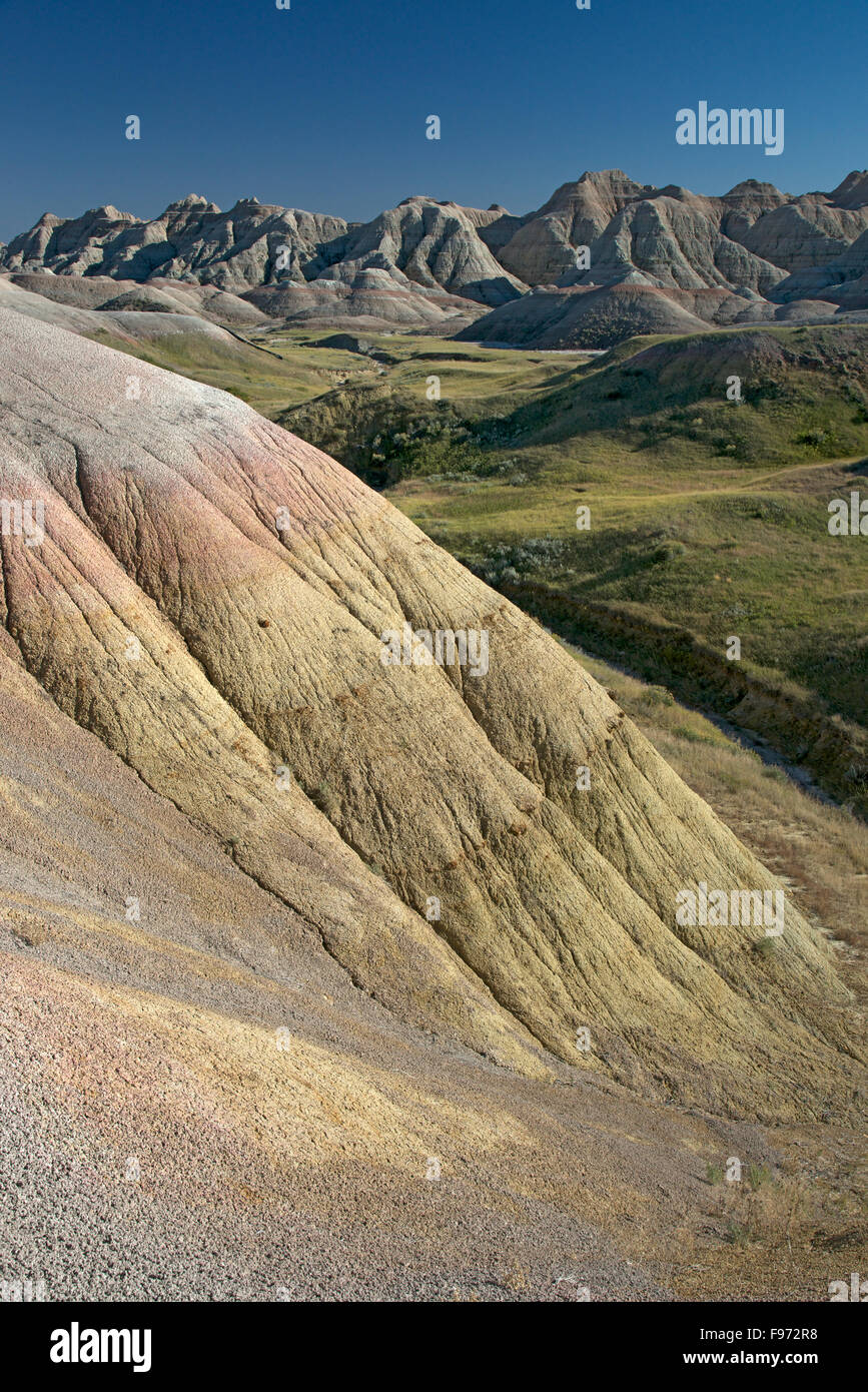 Geological rock formations along Norbeck Pass, Badlands National Park ...
