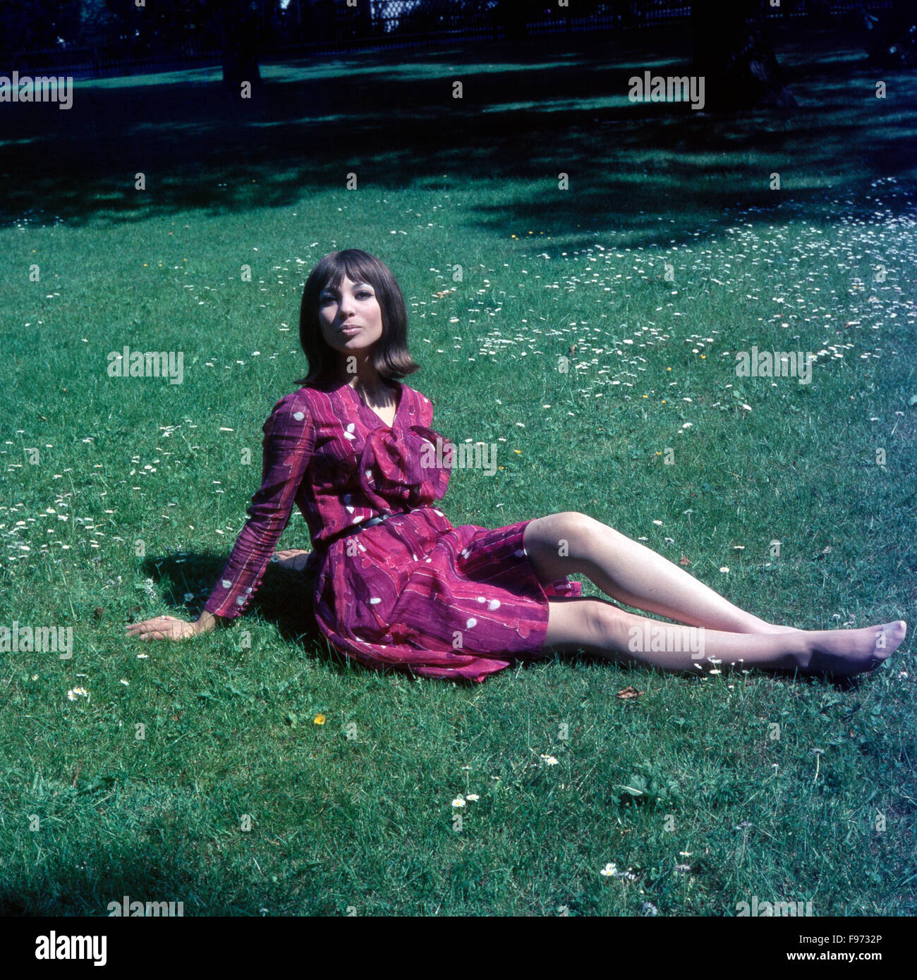 Israelische Sängerin Esther Ofarim, Deutschland 1960er Jahre. Israeli ...