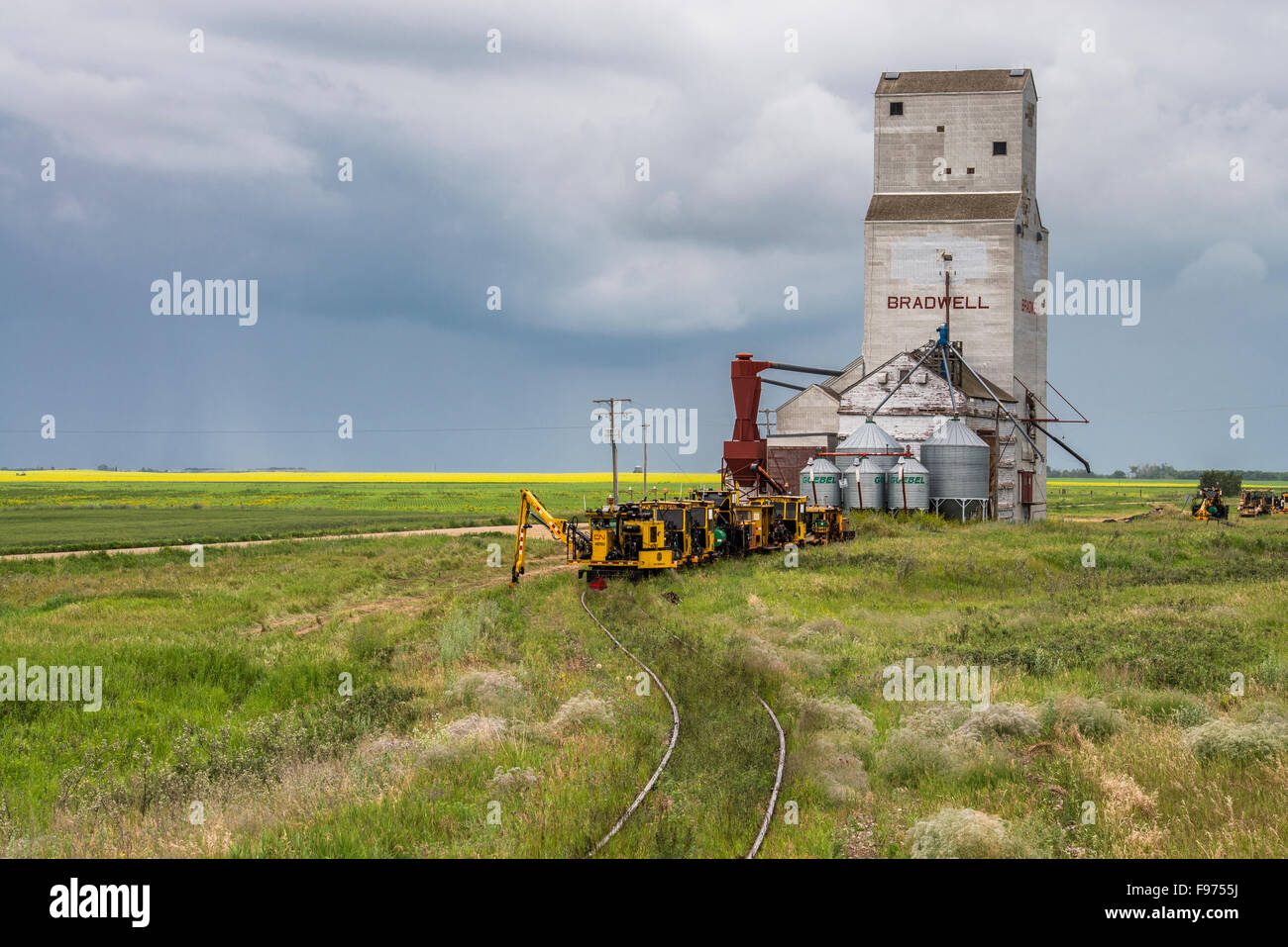 Grain elevator in Saskatchewan, Canada Stock Photo - Alamy