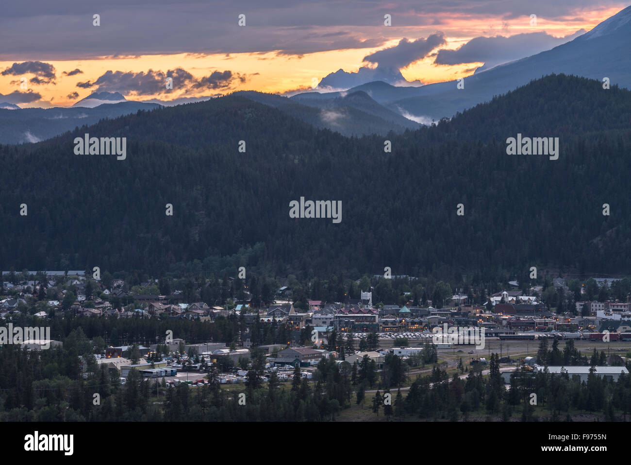 Town of Jasper at sunset in Jasper National Park, Alberta, Canada Stock ...