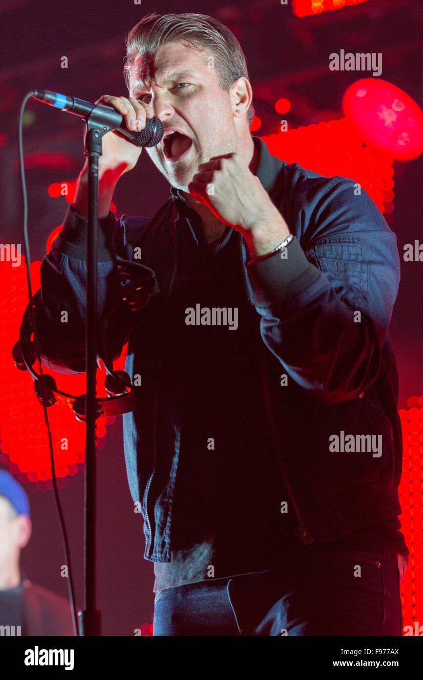 Los Angeles, California, USA. 13th Dec, 2015. NATHAN WILLETT of Cold ...