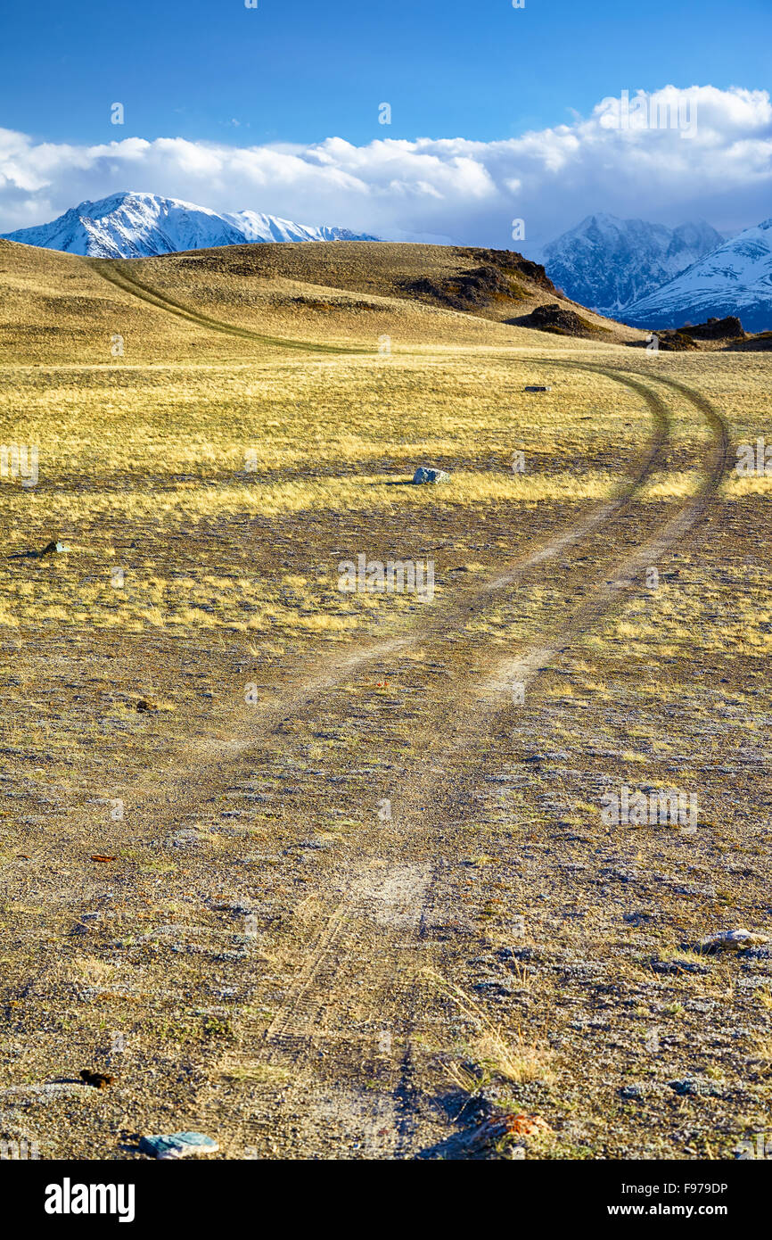 Altai country mountain road to North Chuisky Ridge Stock Photo - Alamy