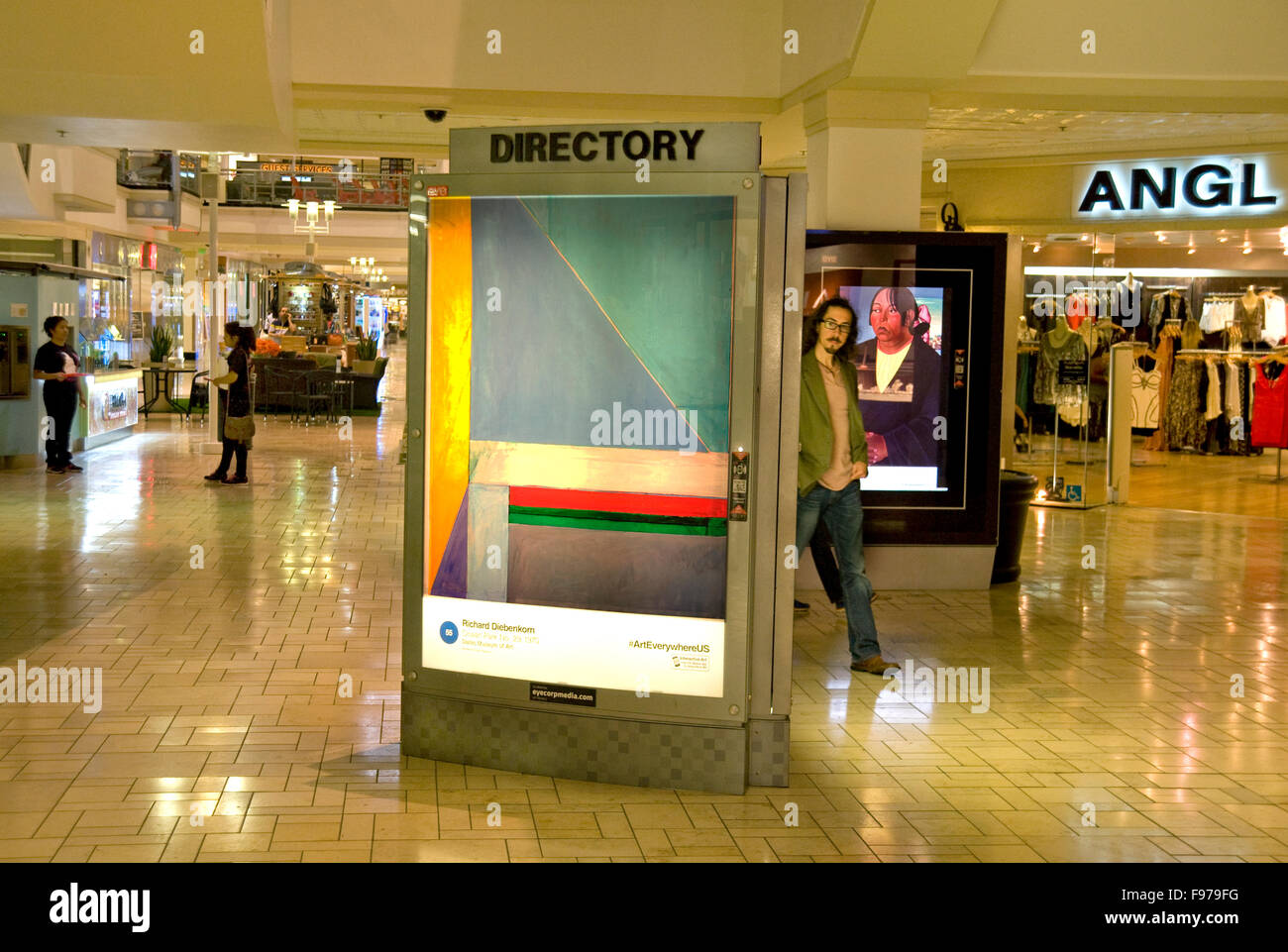 Digital kiosks hi-res stock photography and images - Alamy
