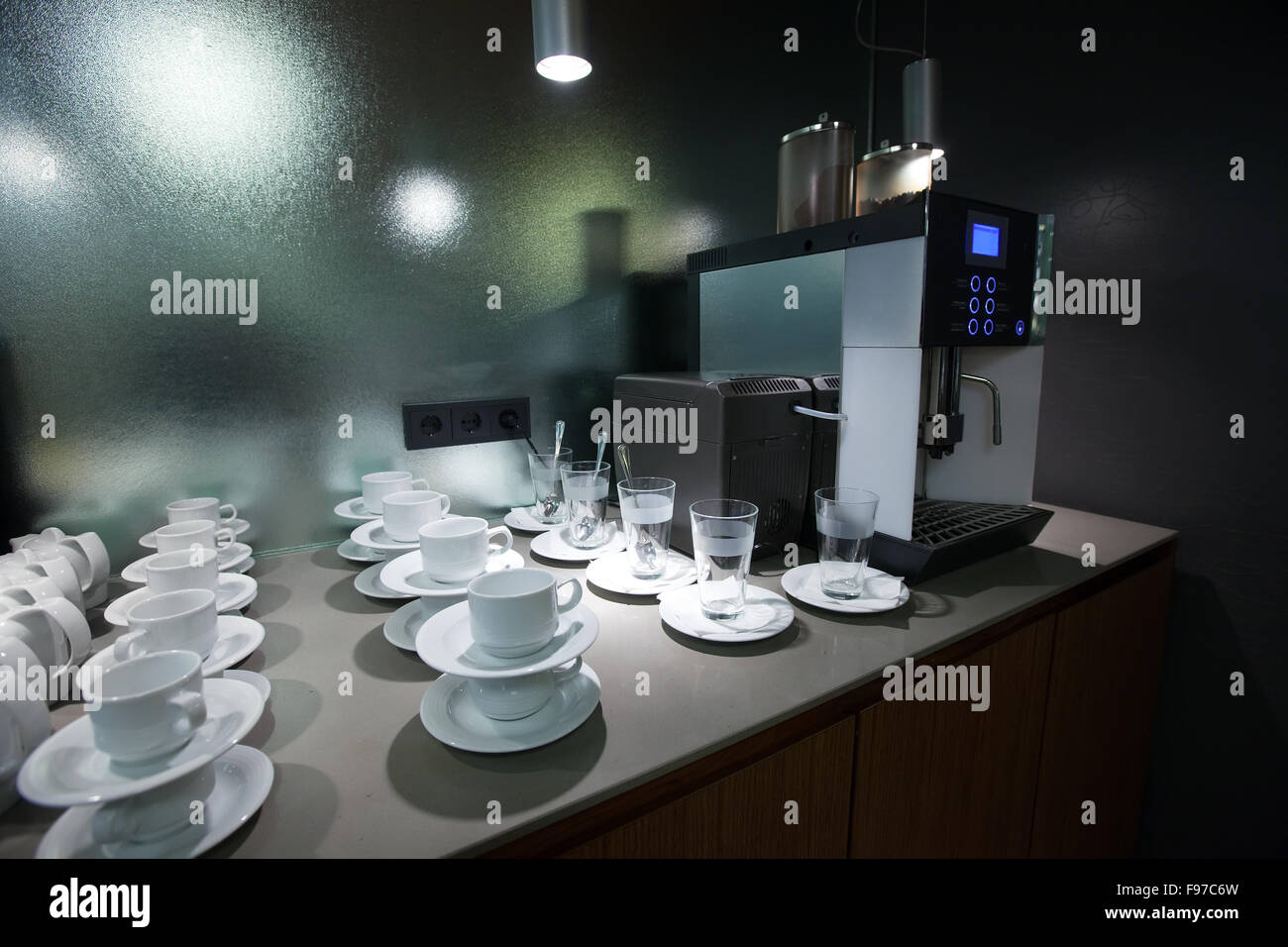 coffee machine and mugs in bar Stock Photo - Alamy