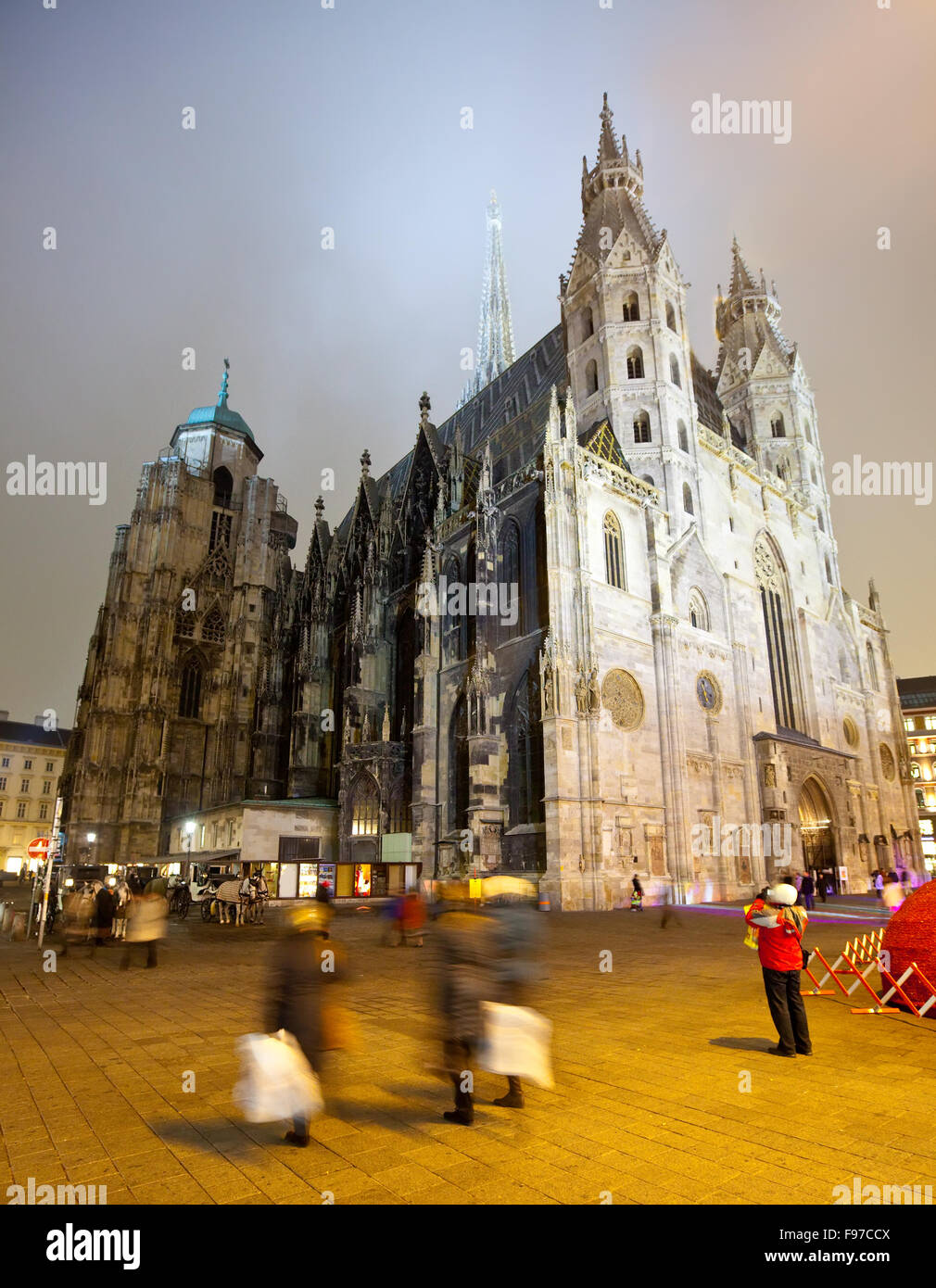 St. Stephen's Cathedral in night. Vienna, Austria Stock Photo - Alamy