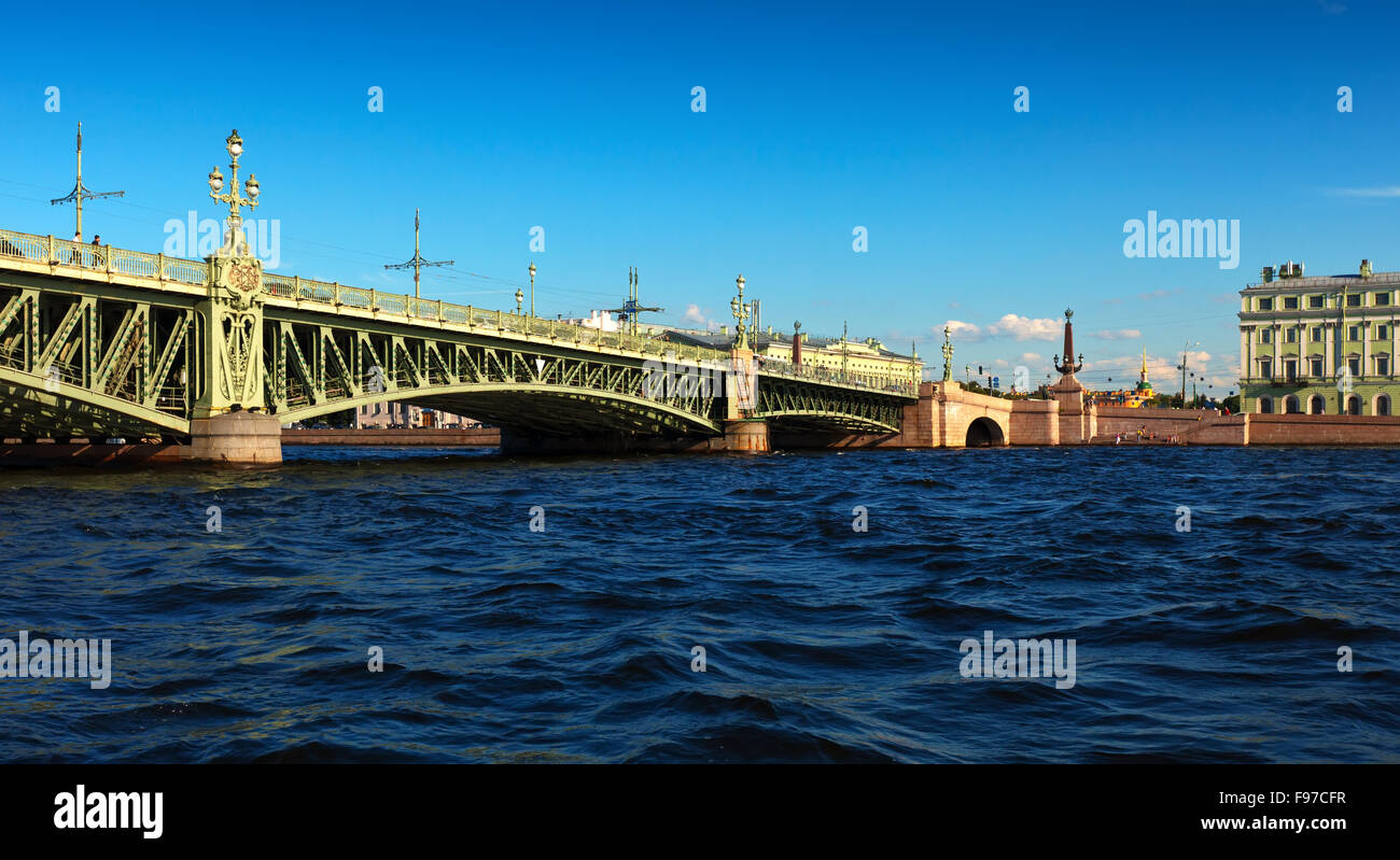 Dawn trinity bridge river hi-res stock photography and images - Alamy
