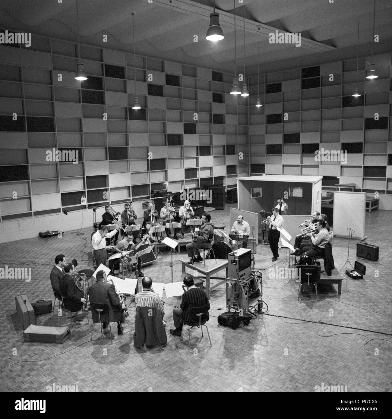 Deutscher Orchesterleiter, Komponist und Musikproduzent bei der ...