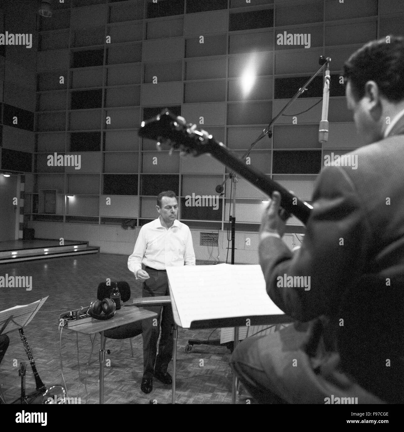 Recording studio 1960s hi-res stock photography and images - Alamy