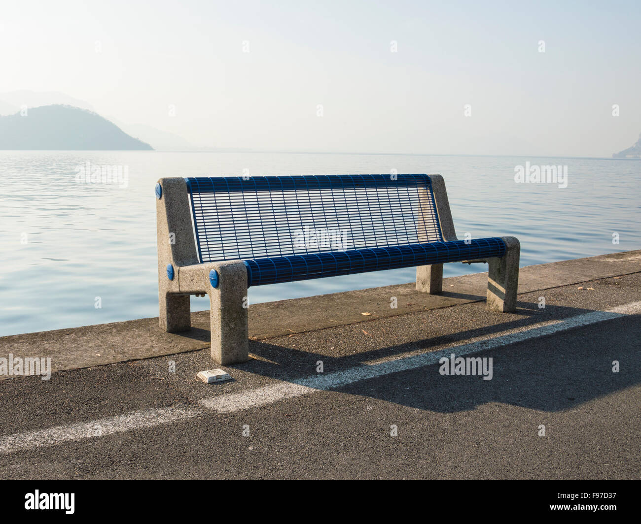Empty bench detail Stock Photo - Alamy