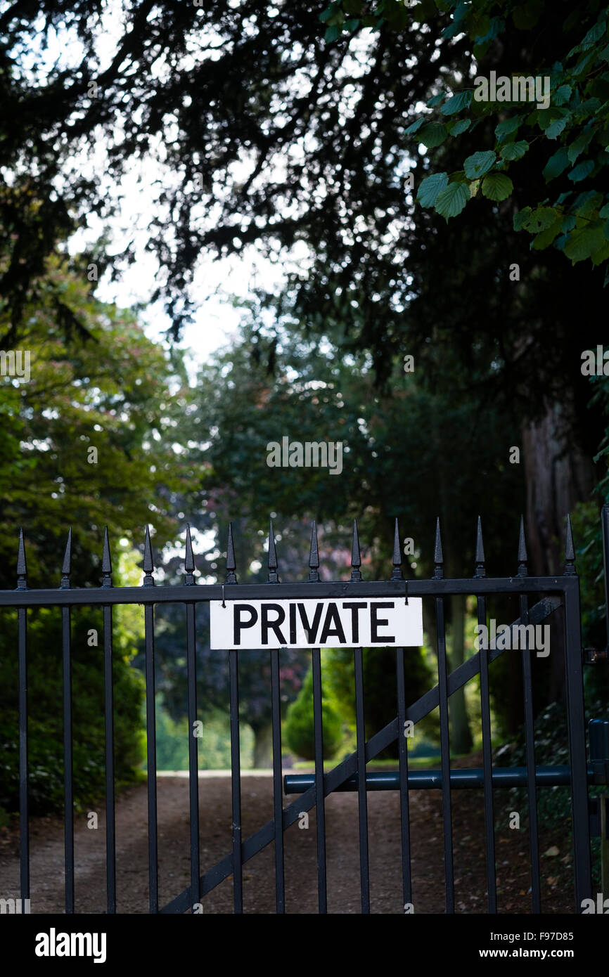 'Private'sign on a gate in Cirencester Park, Bathurst Estate ...