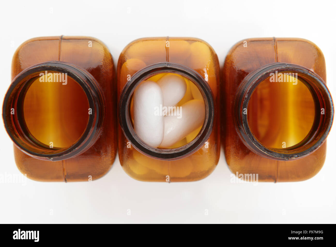 4 pills hi-res stock photography and images - Alamy