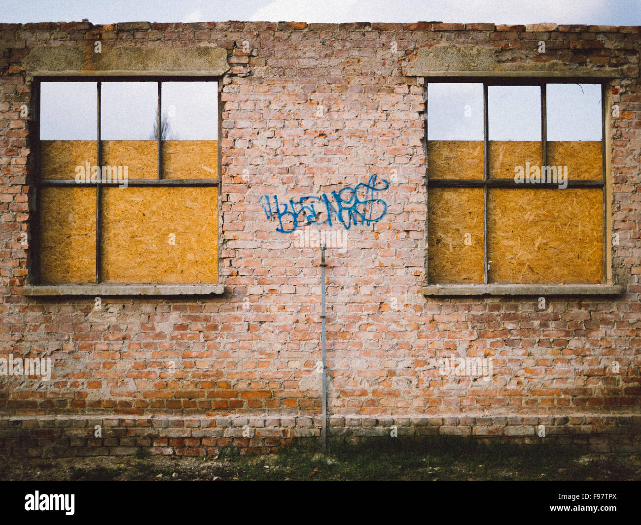 Bad windows hi-res stock photography and images - Alamy