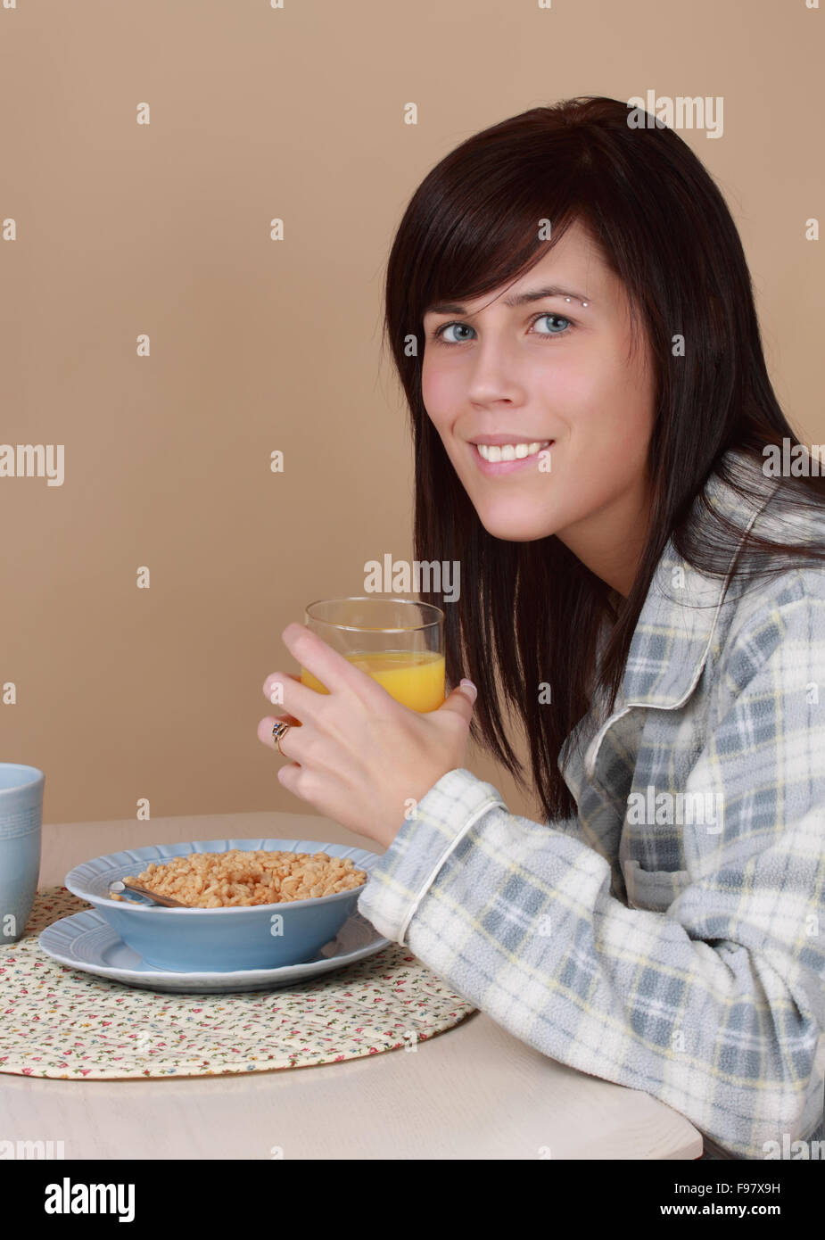 girl having breakfast Stock Photo - Alamy