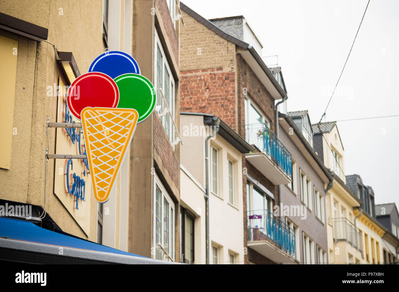 Cone of light hi-res stock photography and images - Alamy