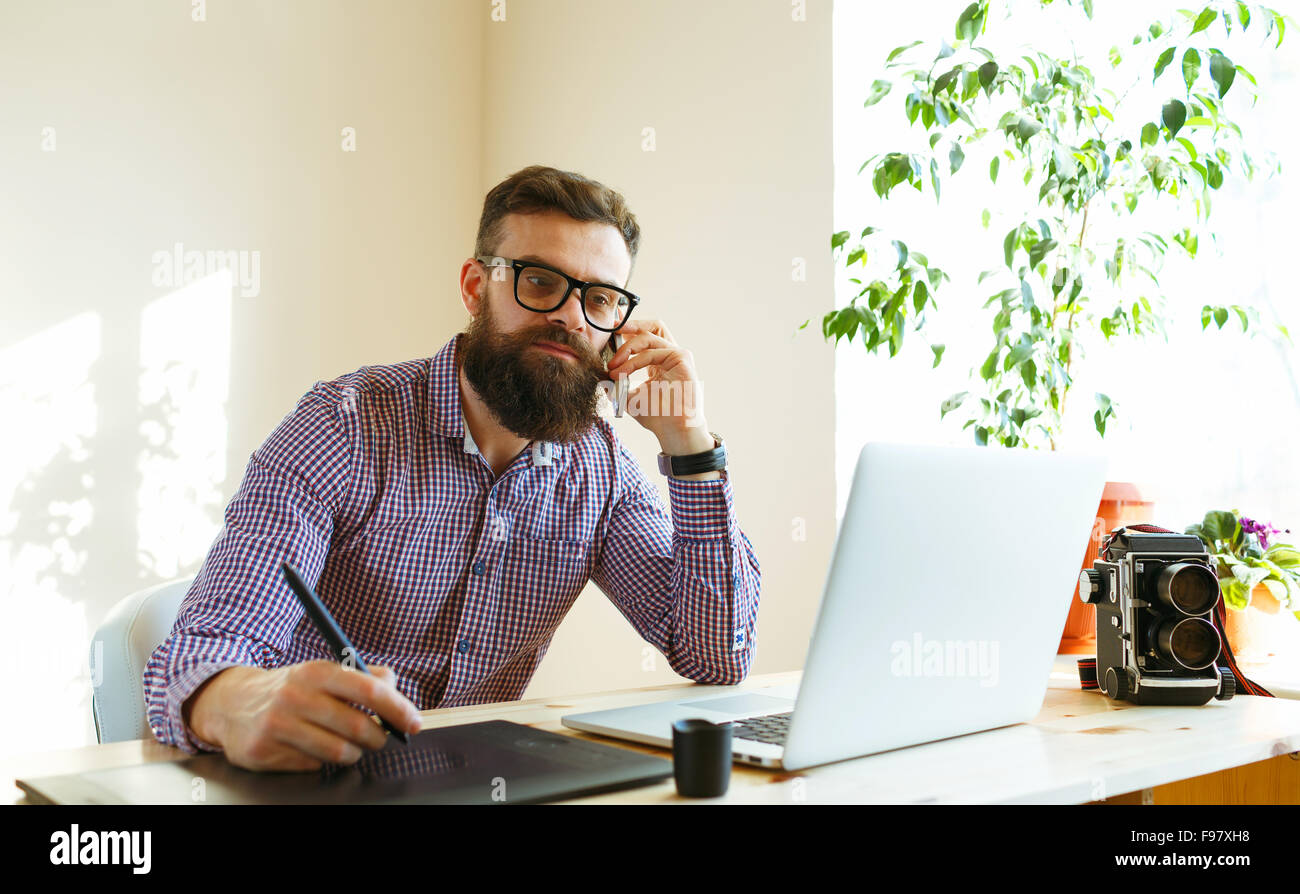 Something drawing hi-res stock photography and images - Alamy