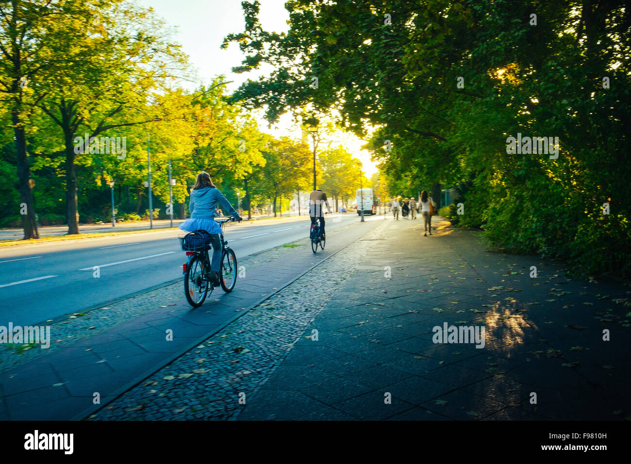 Two people on bicycle hi-res stock photography and images - Alamy