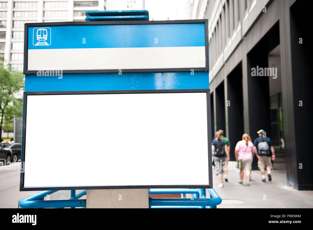 Chicago illinois people entrance hi-res stock photography and images ...