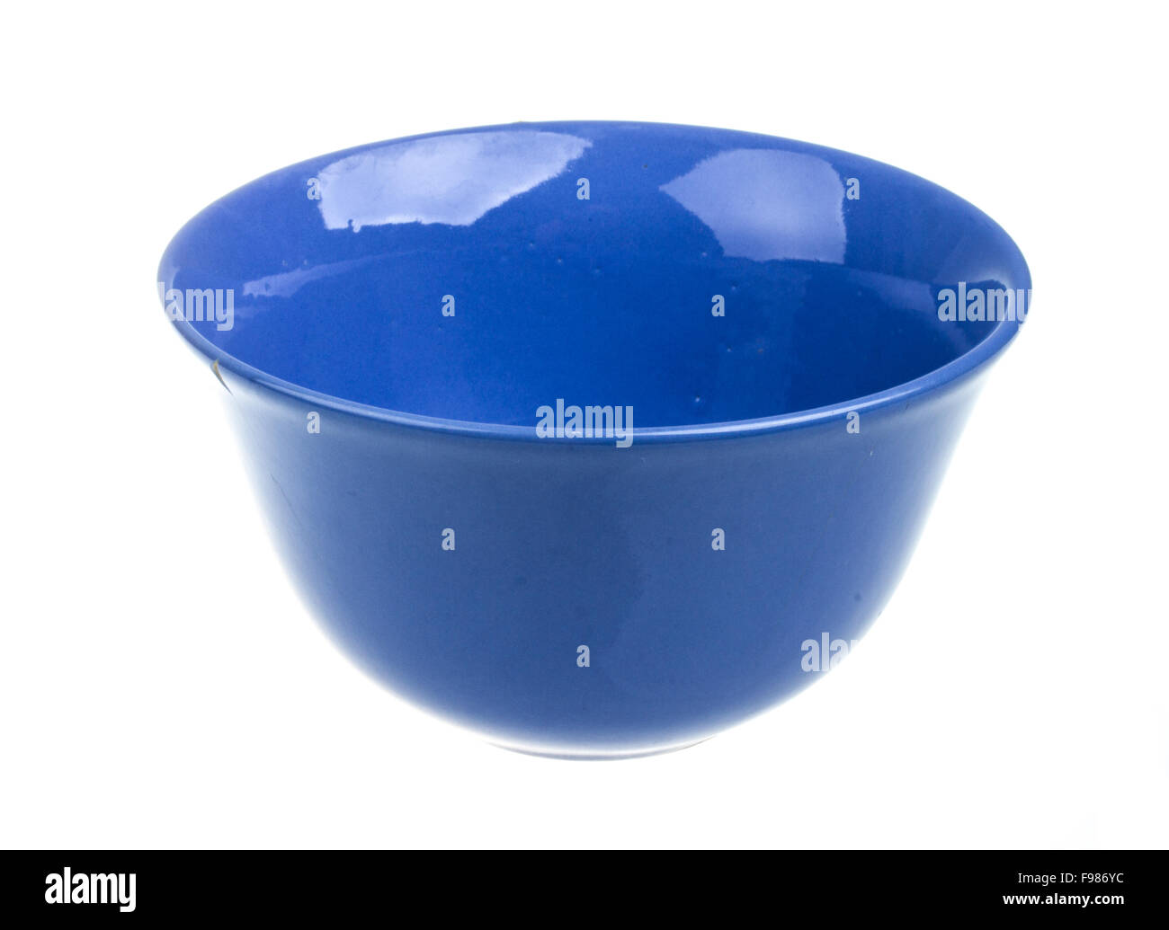 empty bowl isolated on white Stock Photo - Alamy